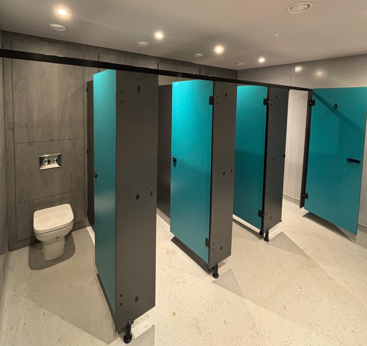 Toilet Cubicles | Washroom Toilet Cubicles | UK Manufacturer